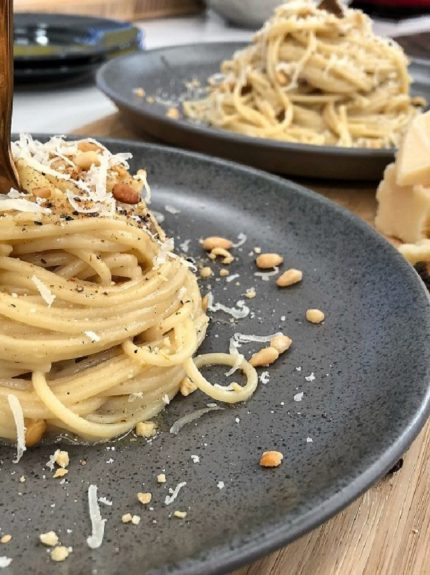 Μακαρονάδα cacio e pepe | Dorpon.gr