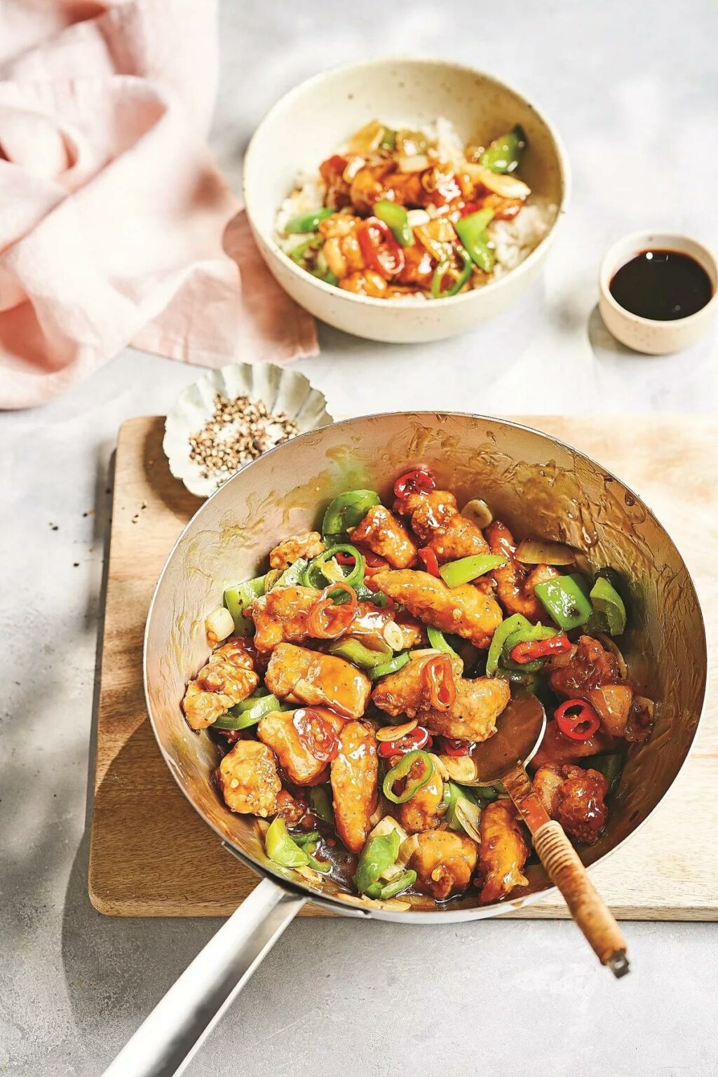 Κινέζικο κοτόπουλο με πιπεριές τσίλι | Dorpon.gr