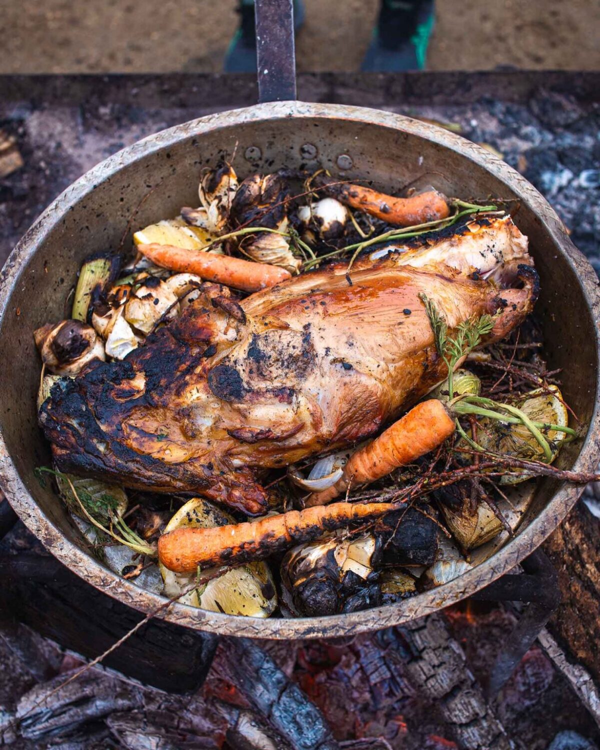 Αρνάκι στον φούρνο ψημένο στις κουκουδιές | Dorpon.gr